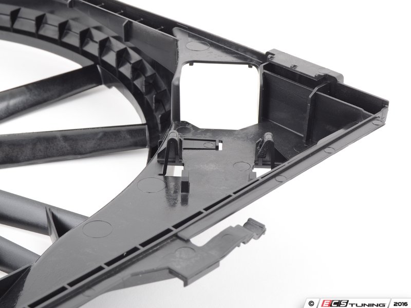 Genuine BMW - 17117557814 - Fan Shroud (17-11-7-557-814)