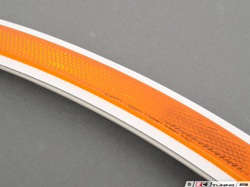 Genuine BMW - 63147290094 - F15 X5 Reflector - Bumper Cover (Yellow ...