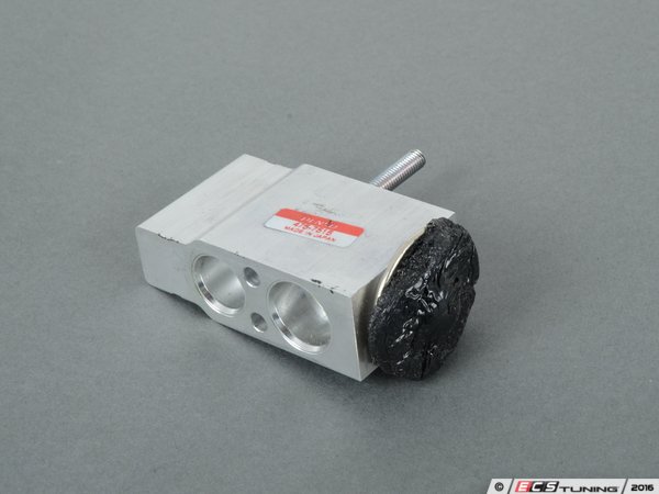 Denso - 1638300084 - A/C Expansion Valve - Priced Each