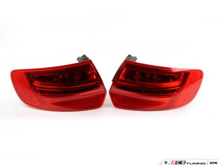Genuine Volkswagen Audi - 8P4945093DKT1 - Tail Light Set (8P4 945 093 D ...