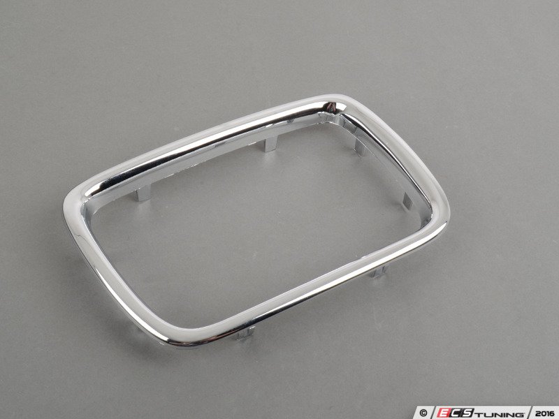 URO - 51138148726 - Chrome Grille Surround - Right