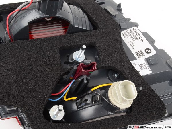 Genuine BMW - 63217300272 - Trunk Lid Light - Rear Right (63-21-7-300-272)