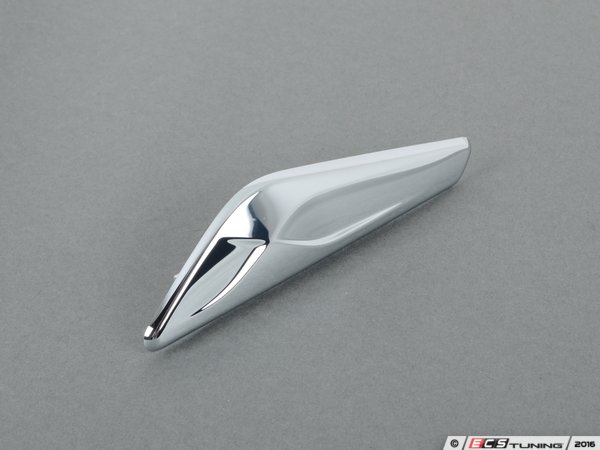 Genuine BMW - 51117338570 - Front Fender Moulding - Right (51-11-7-338-570)