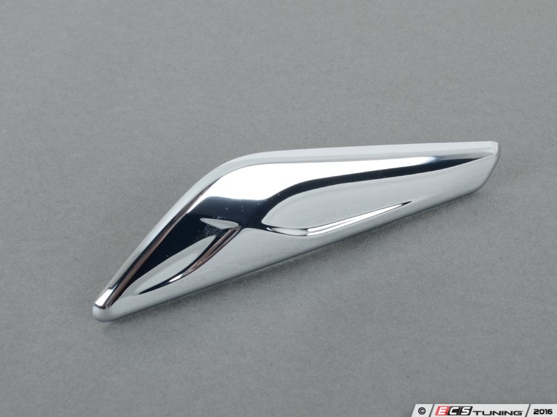 Genuine BMW - 51117338570 - Front Fender Moulding - Right (51-11-7-338-570)
