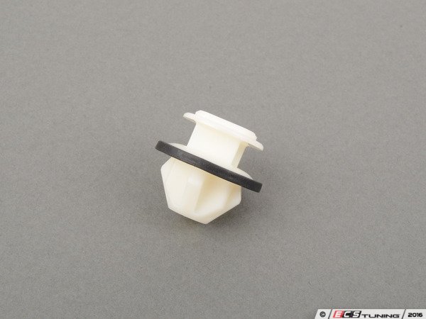 Genuine Mercedes Benz - 0009917398 - CLIP