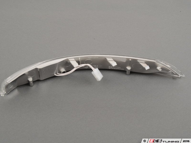 Genuine Volkswagen Audi - 7L6949102C - Front bumper turn signal - Right ...