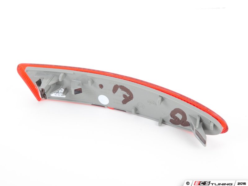 Genuine BMW - 63147217316 - REFLECTOR RIGHT (63-14-7-217-316)