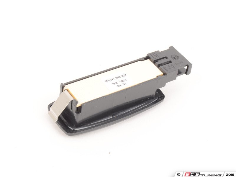 Genuine Volkswagen Audi - 5F0947109C82V - LIGHT (5F0 947 109 C 82V)
