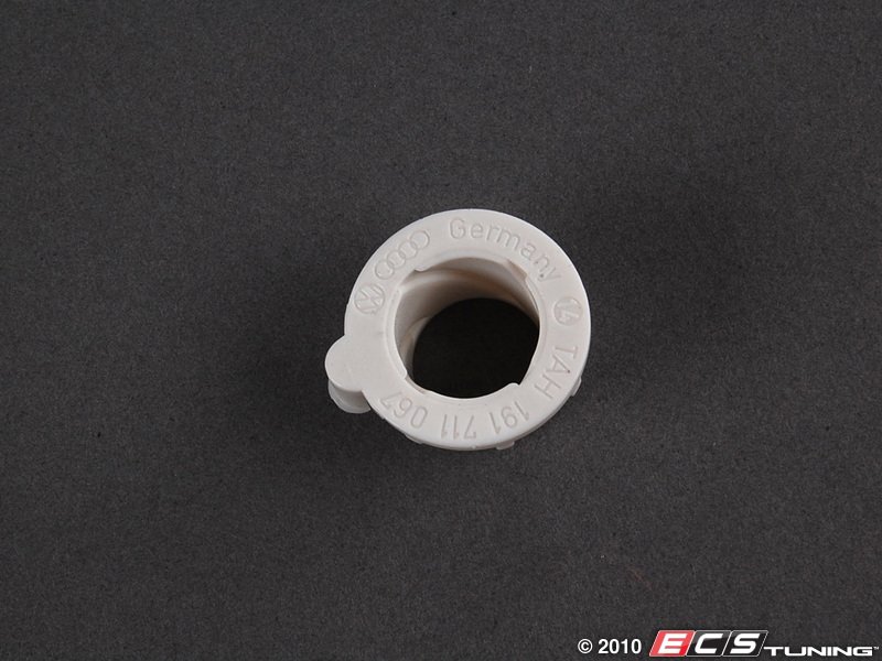 Genuine Volkswagen Audi - 191711067 - BUSHING (191 711 067)
