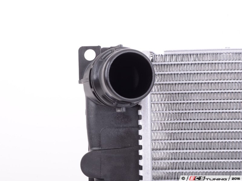 Genuine BMW - 17118672104 - Radiator (17-11-8-672-104)