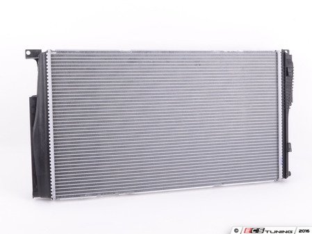 Genuine BMW - 17118672104 - Radiator (17-11-8-672-104)