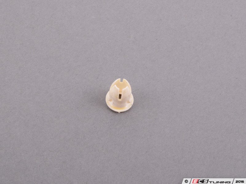 Vaico - 0019887681 - Moulding Clip - Priced Each