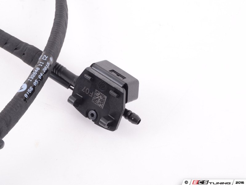 Genuine BMW - 61677196950 - F07 Windshield washer nozzles (61-67-7-196-950)