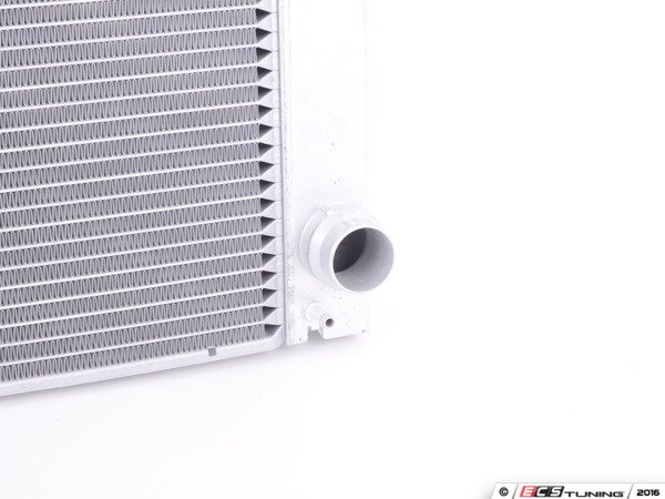 Genuine BMW - 17117585440 - Radiator (17-11-7-585-440)