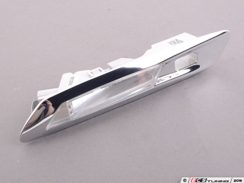 Genuine BMW - 63137154170 - F10 Front Side Marker - Right (63-13-7-154-170)