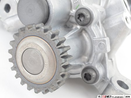 Genuine Volkswagen Audi - 06H115105DF - Oil Pump (06H 115 105 DF)