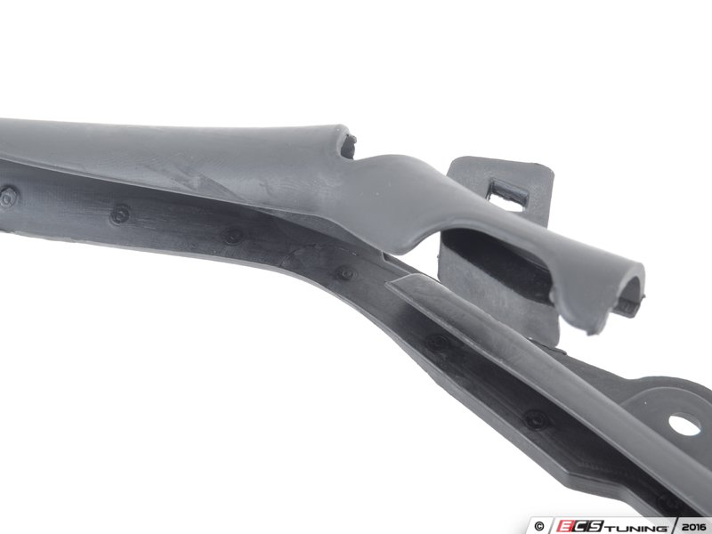 Genuine Mercedes Benz - 2048261091 - Headlight Gasket - Right