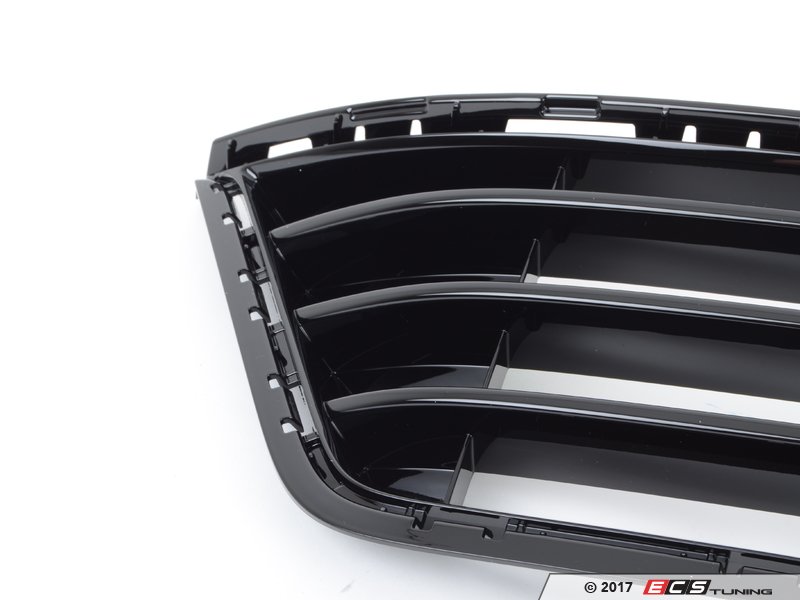 Genuine Volkswagen Audi - 5G0853677G041 - GRILLE (5G0 853 677 G 041)