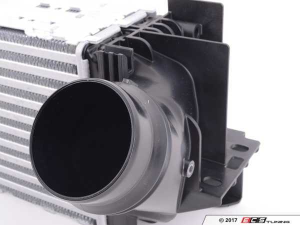 Genuine BMW - 17517823570 - Intercooler (17-51-7-823-570)