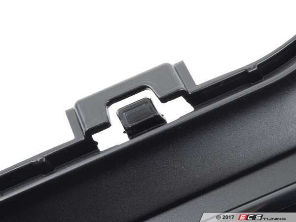 Genuine BMW - 51117396858 - CLOSED GRID, RIGHT (51-11-7-396-858)