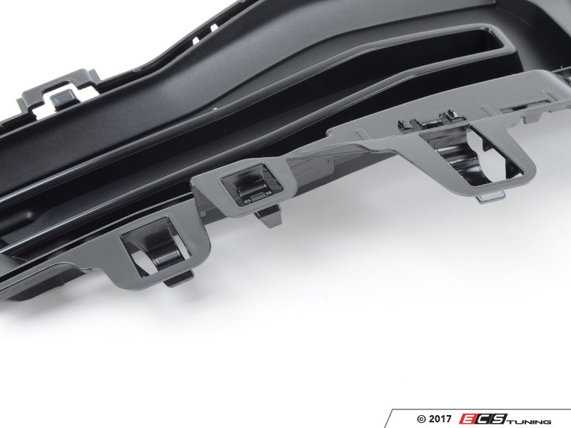 Genuine BMW - 51117396858 - CLOSED GRID, RIGHT (51-11-7-396-858)