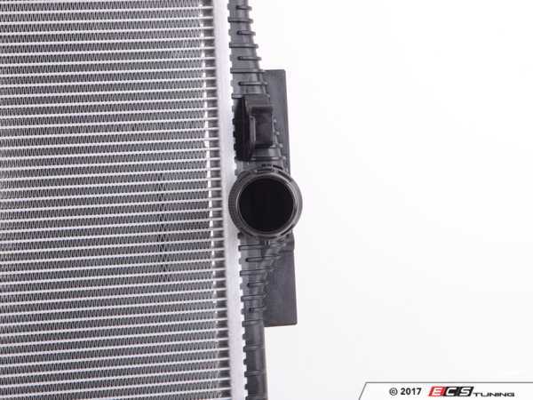 Genuine BMW - 17118482622 - Radiator (17-11-8-482-622)