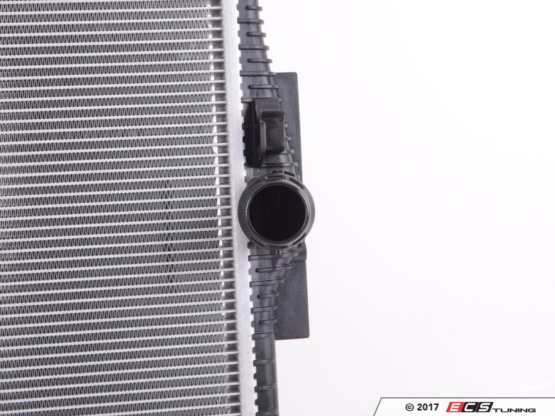 Genuine BMW - 17118482622 - Radiator (17-11-8-482-622)