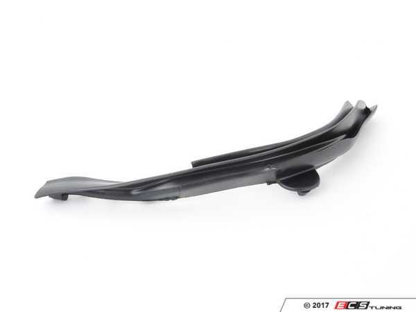 Genuine BMW - 51767185552 - Fender gasket - right (51-76-7-185-552)