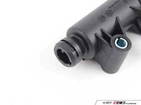 LUK - 21526773670 - Clutch Master Cylinder