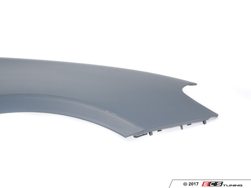 Genuine BMW - 41358052622 - Front Fender - Right (41-35-8-052-622)